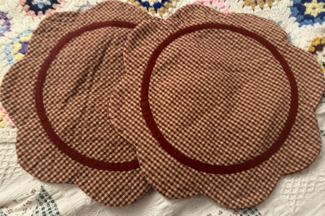 Two 2 Red Quilted Gingham Flower-shaped Placemats Doilies Cottagecore ...