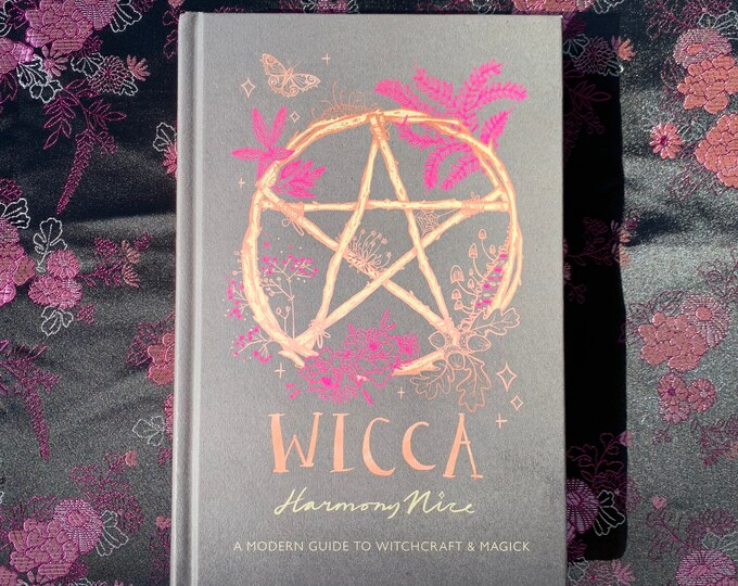 Wicca: A Modern Guide to Witchcraft & Magick - Harmony Nice Hardcover ...