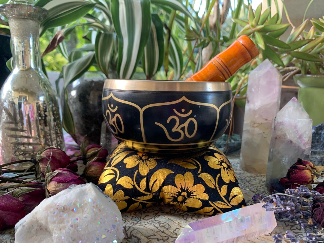 Black Om Singing Bowl - Etsy