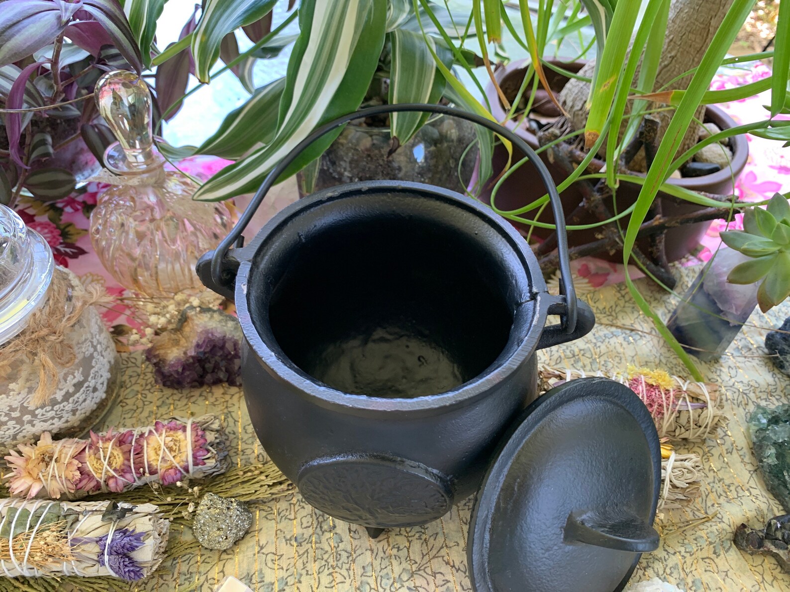Large Tree of Life Cast Iron Cauldron W/three Herbs Kit - Etsy