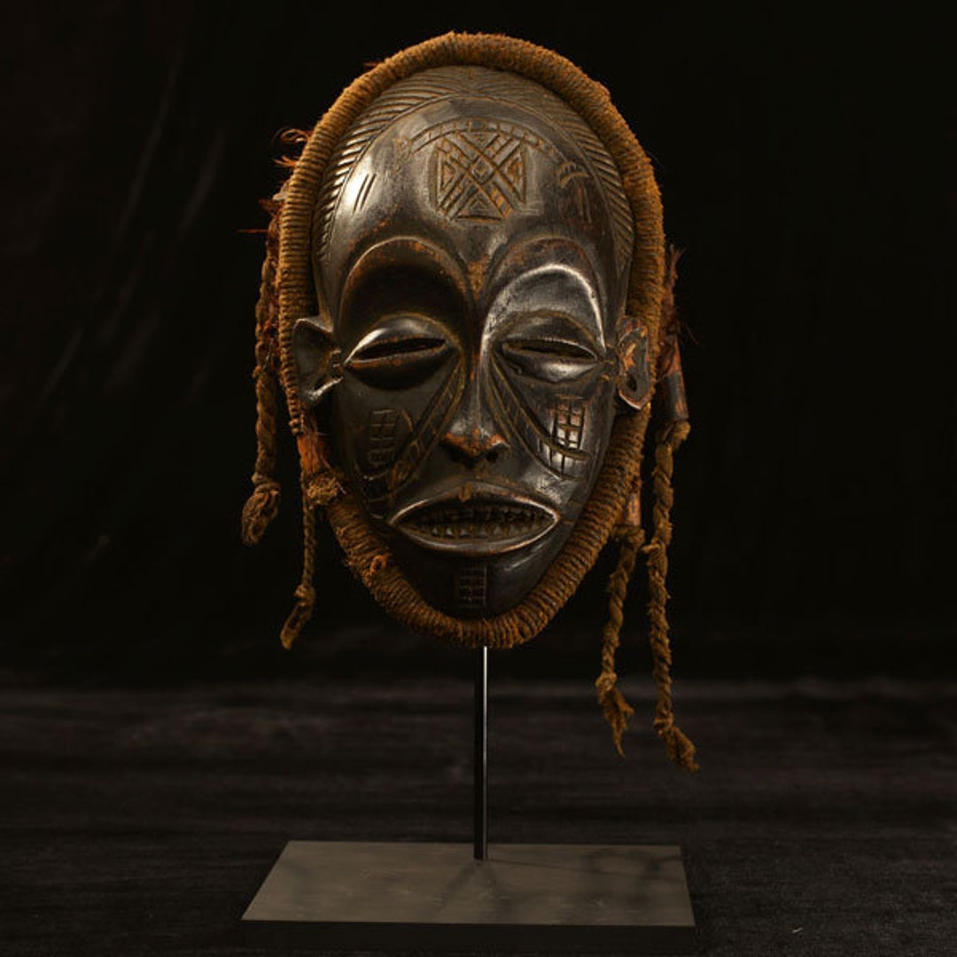 African Chokwe Mask 18 on Display Stand - Etsy