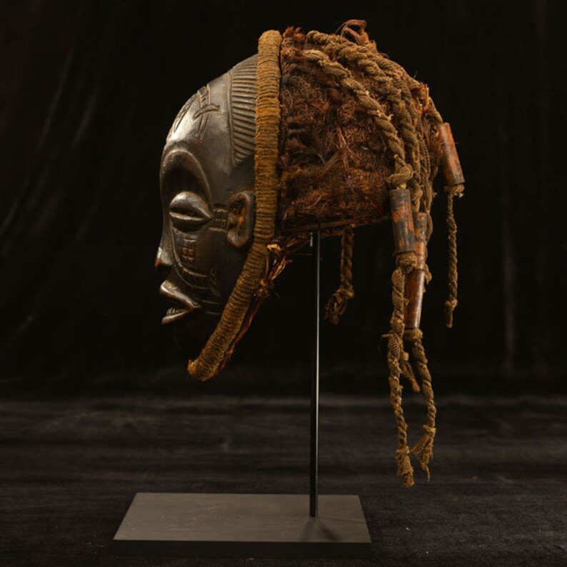 African Chokwe Mask 18 on Display Stand - Etsy