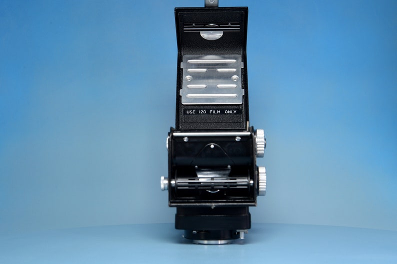 Yashica D. Twin Lens Reflex Film Camera. 120mm Film Camera. Vintage TLR ...