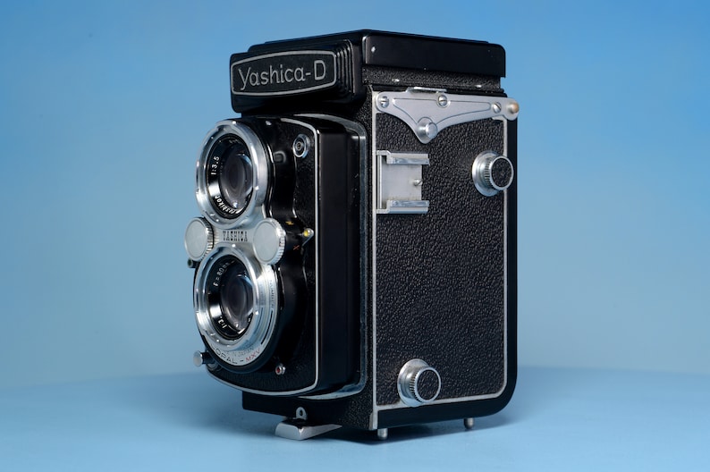 Yashica D. Twin Lens Reflex Film Camera. 120mm Film Camera. Vintage TLR ...