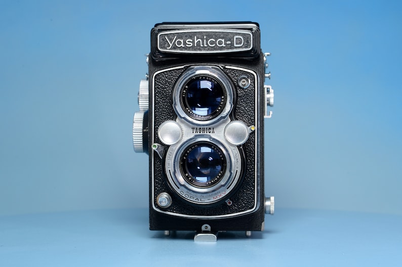 Yashica D. Twin Lens Reflex Film Camera. 120mm Film Camera. Vintage TLR ...