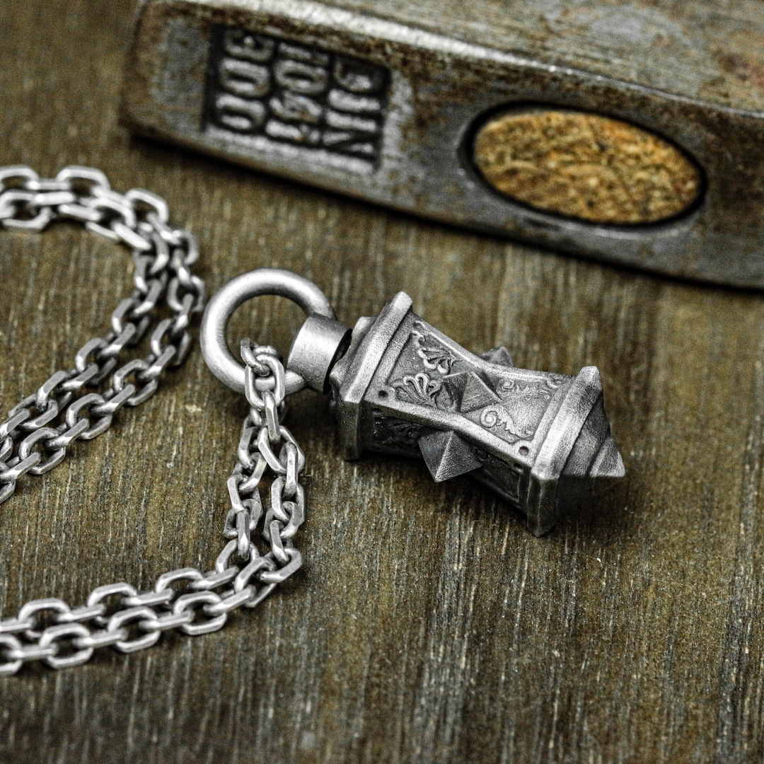 Baroque Hammer Knight Paladin War Weapon, Holy Pendant Ashes Urn ...