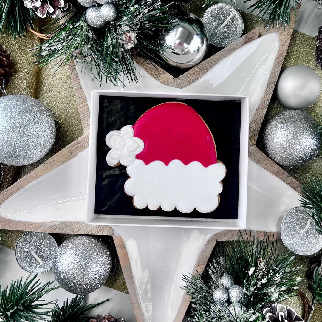 Christmas Hat Biscuit – Festive Iced Cookie – Personalised Christmas ...