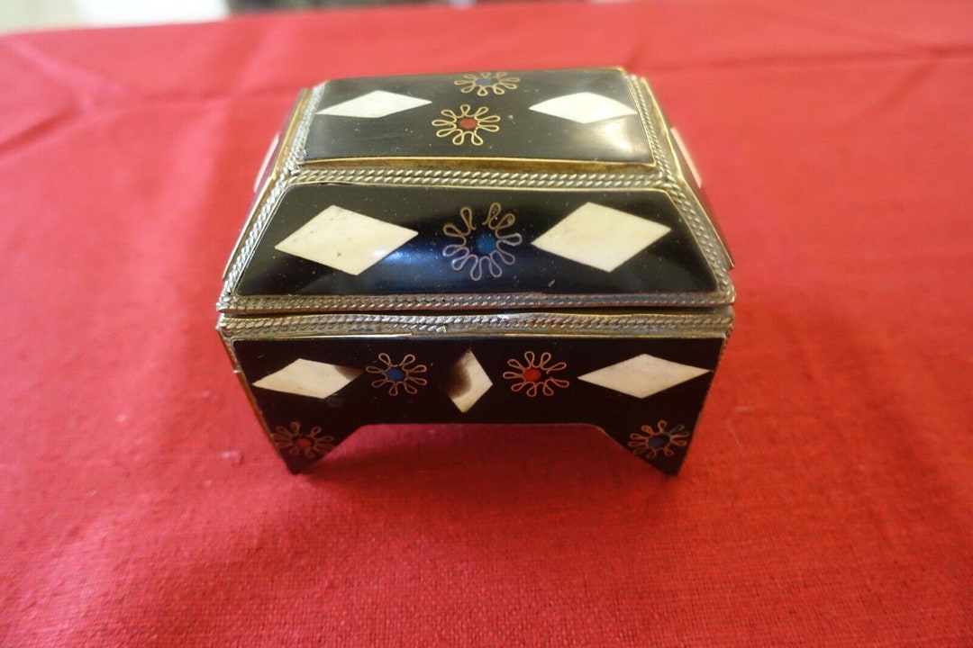 Lovely Little Lacquer and Bone Jewelry Box From India Lacquer Indian ...