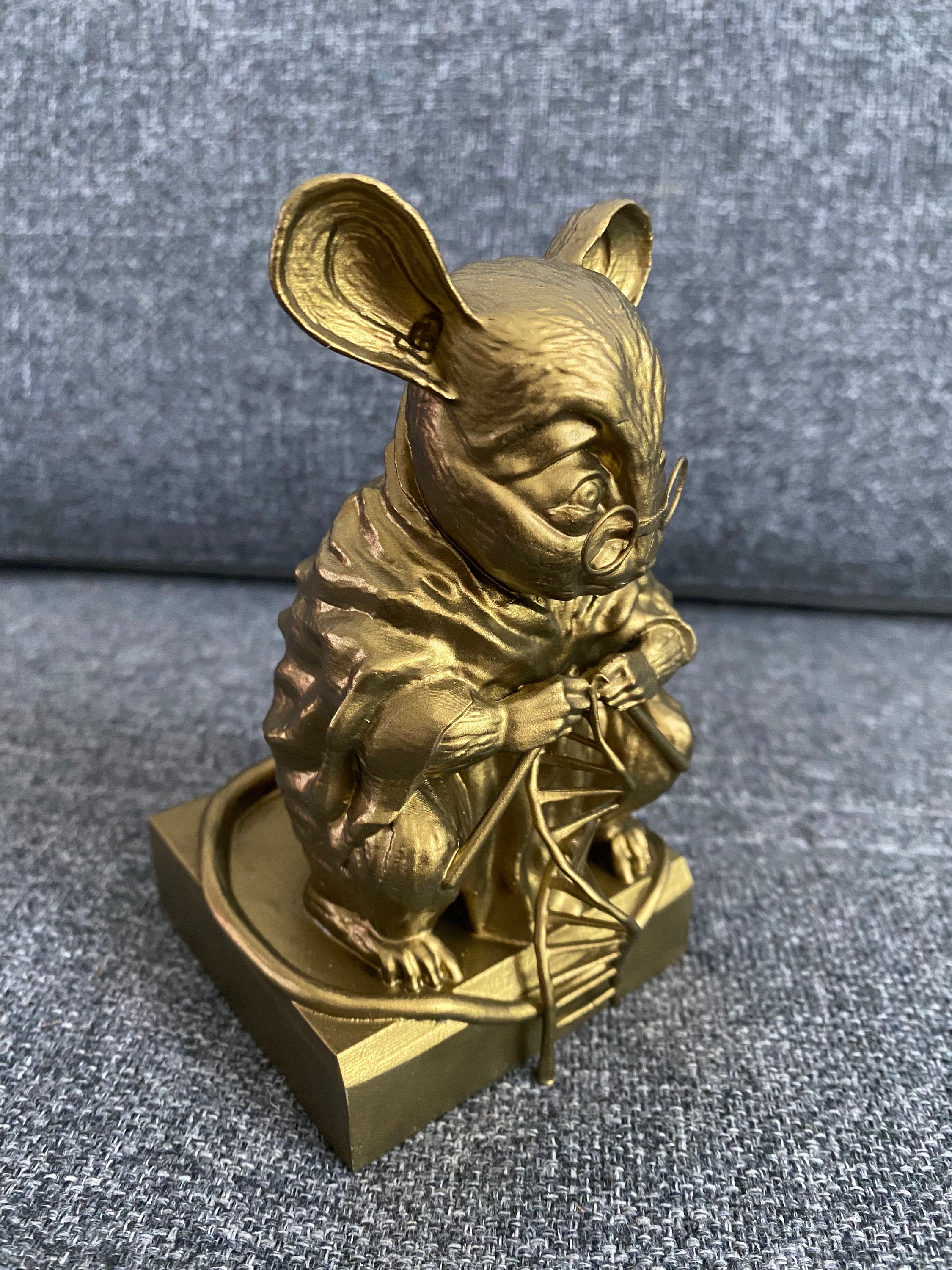 TOP QUALITY Monument to the Laboratory Mouse 3D Printed - Etsy