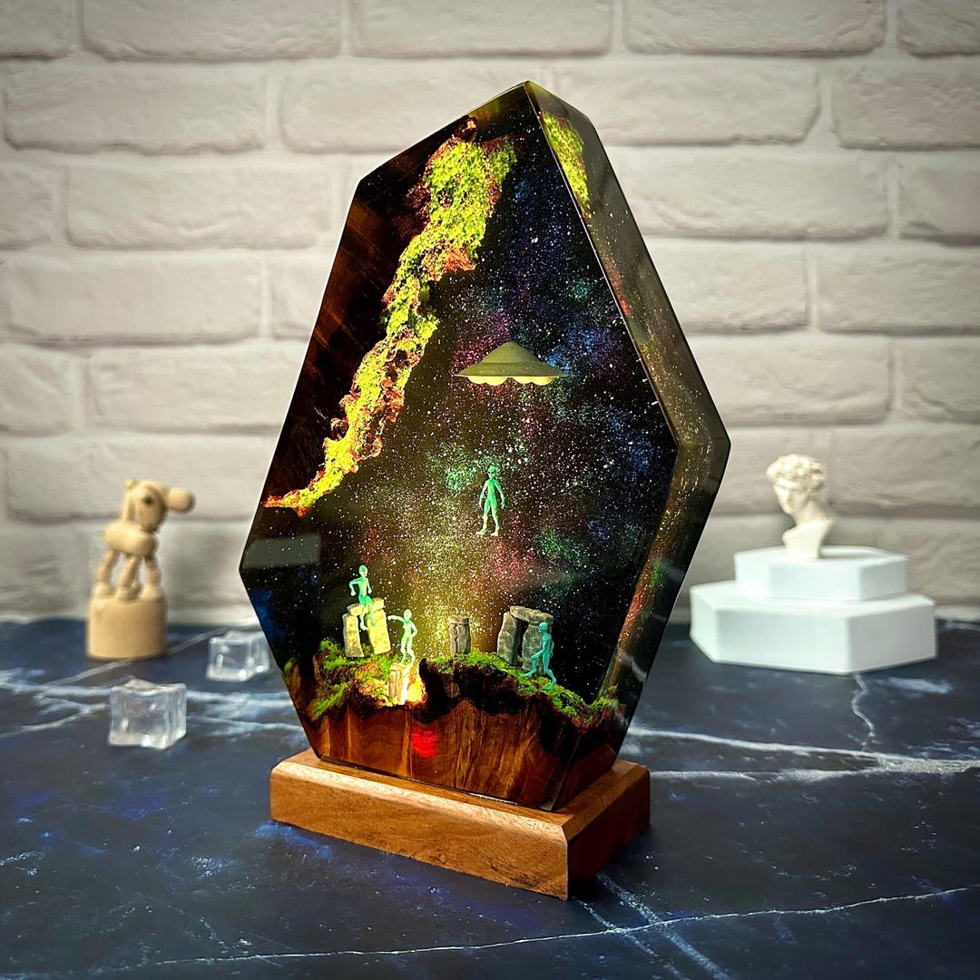 Aliens and Stonehenge Resin Lamp, Space Galaxy Resin Night Light, UFO ...