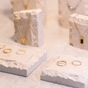 Fossil Stone Jewelry Display Set – Beige Limestone Stands for Rings ...