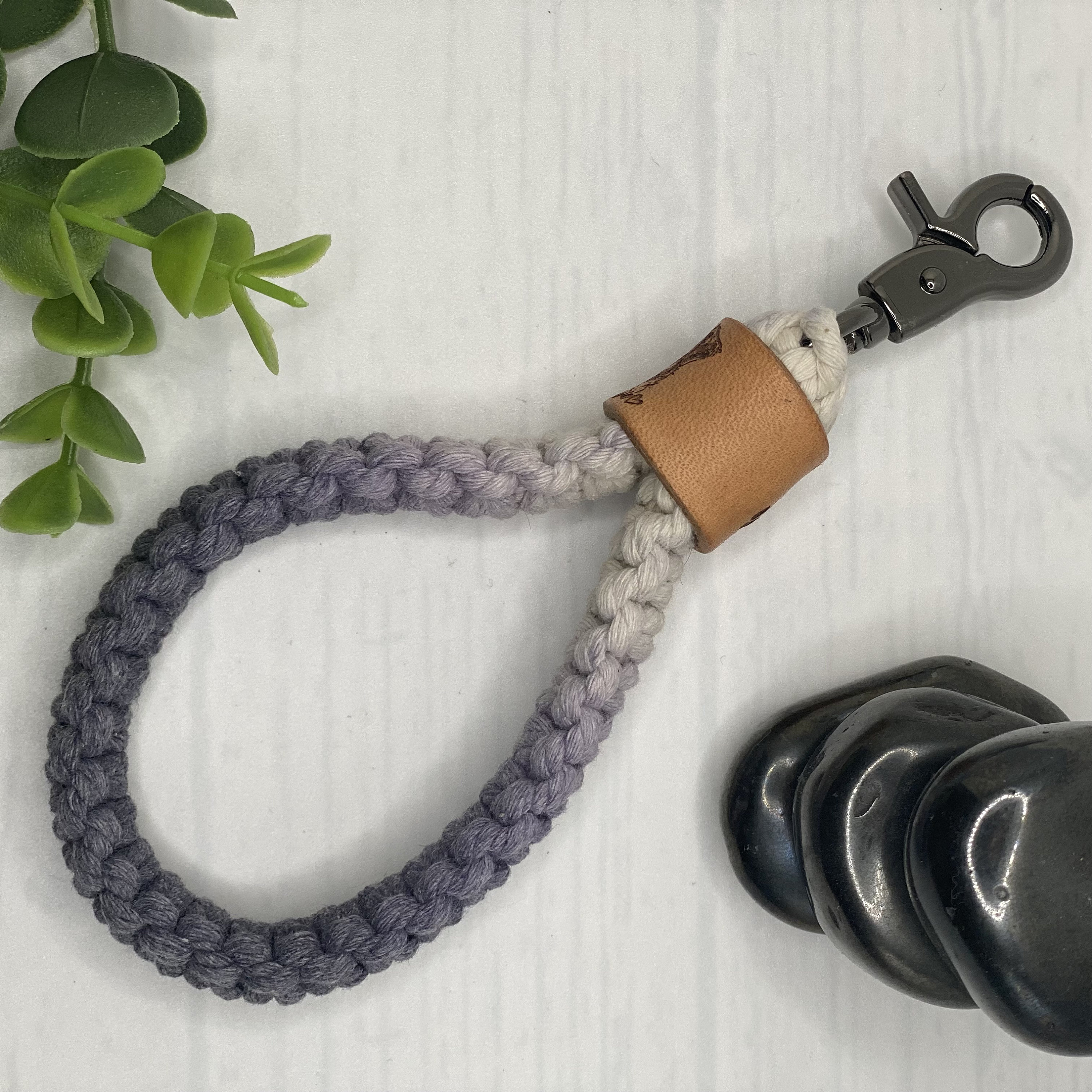 Australian Shepherd Keychain: Ombre Macrame With Engraved Leather Gifts ...