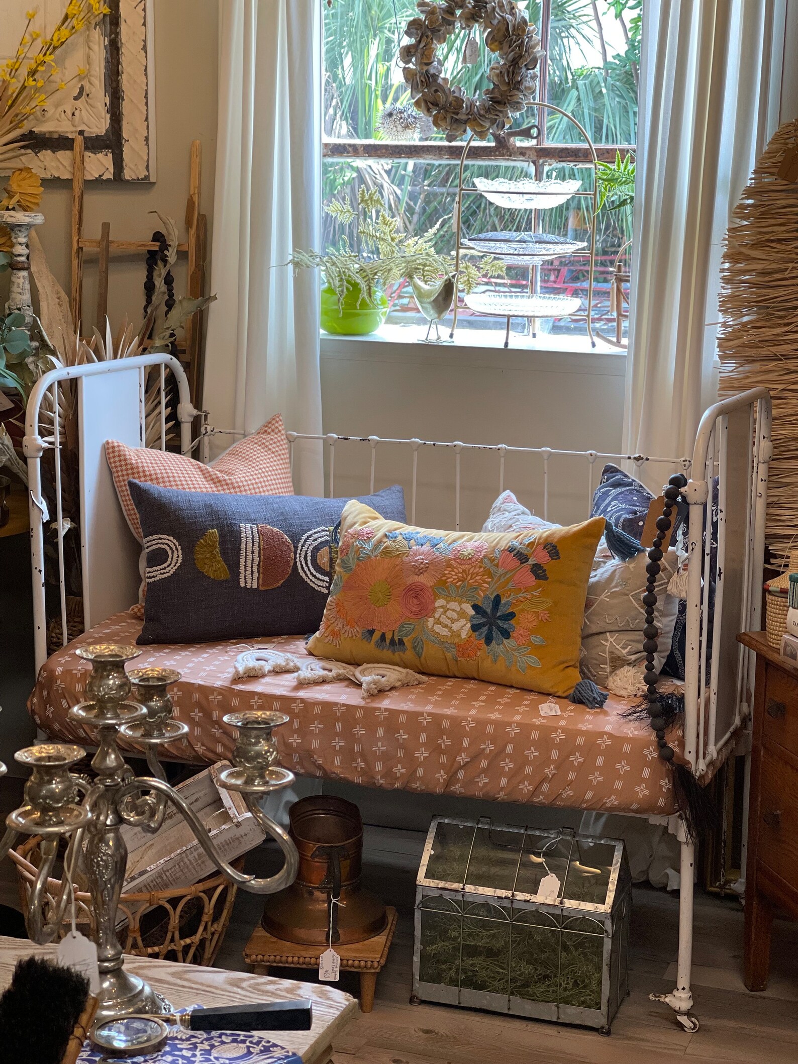 Vintage Iron Daybed, Vintage Sittee, Antique Iron Daybed, Vintage ...