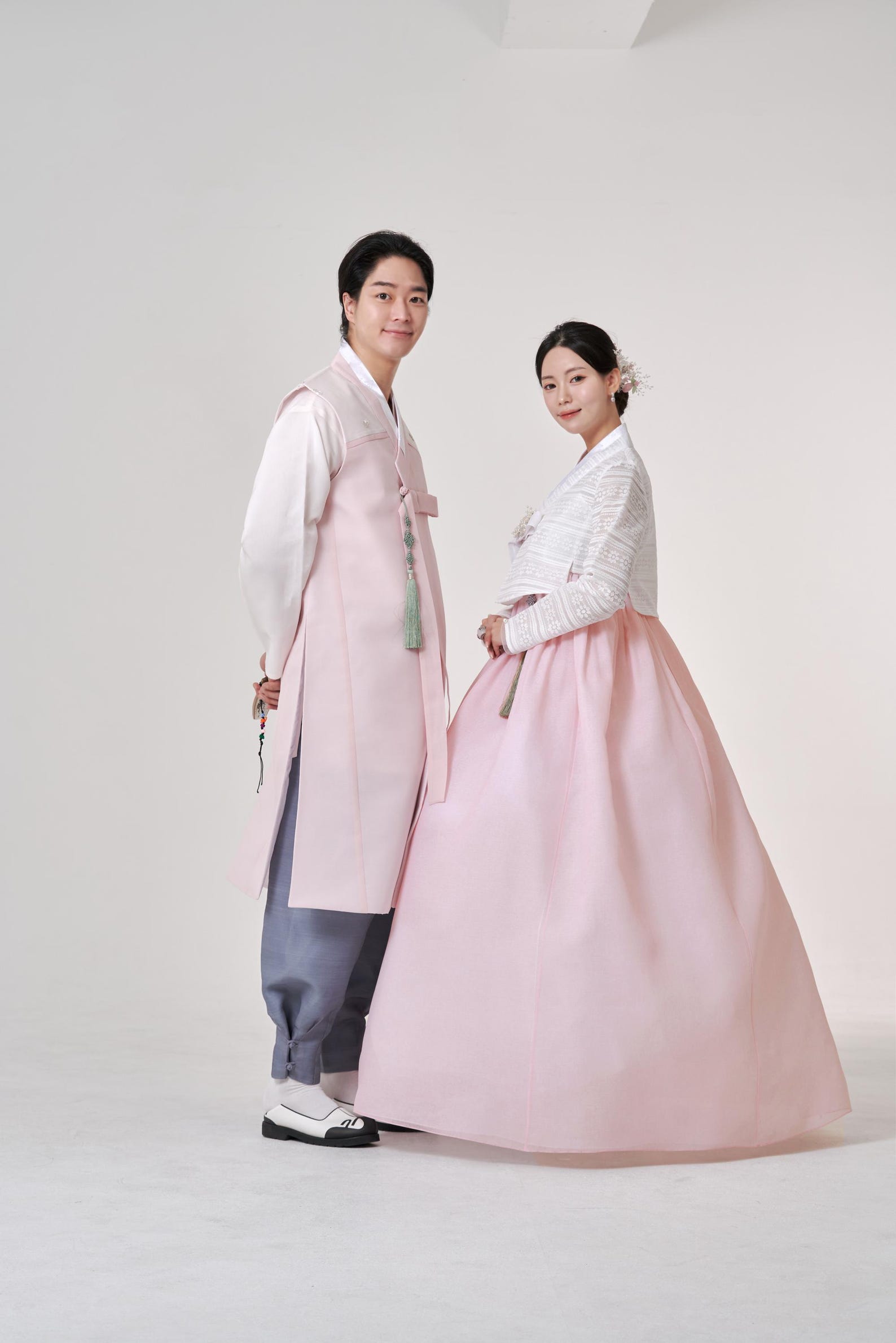 Korean Couple Wedding Hanbok - Dion - Etsy