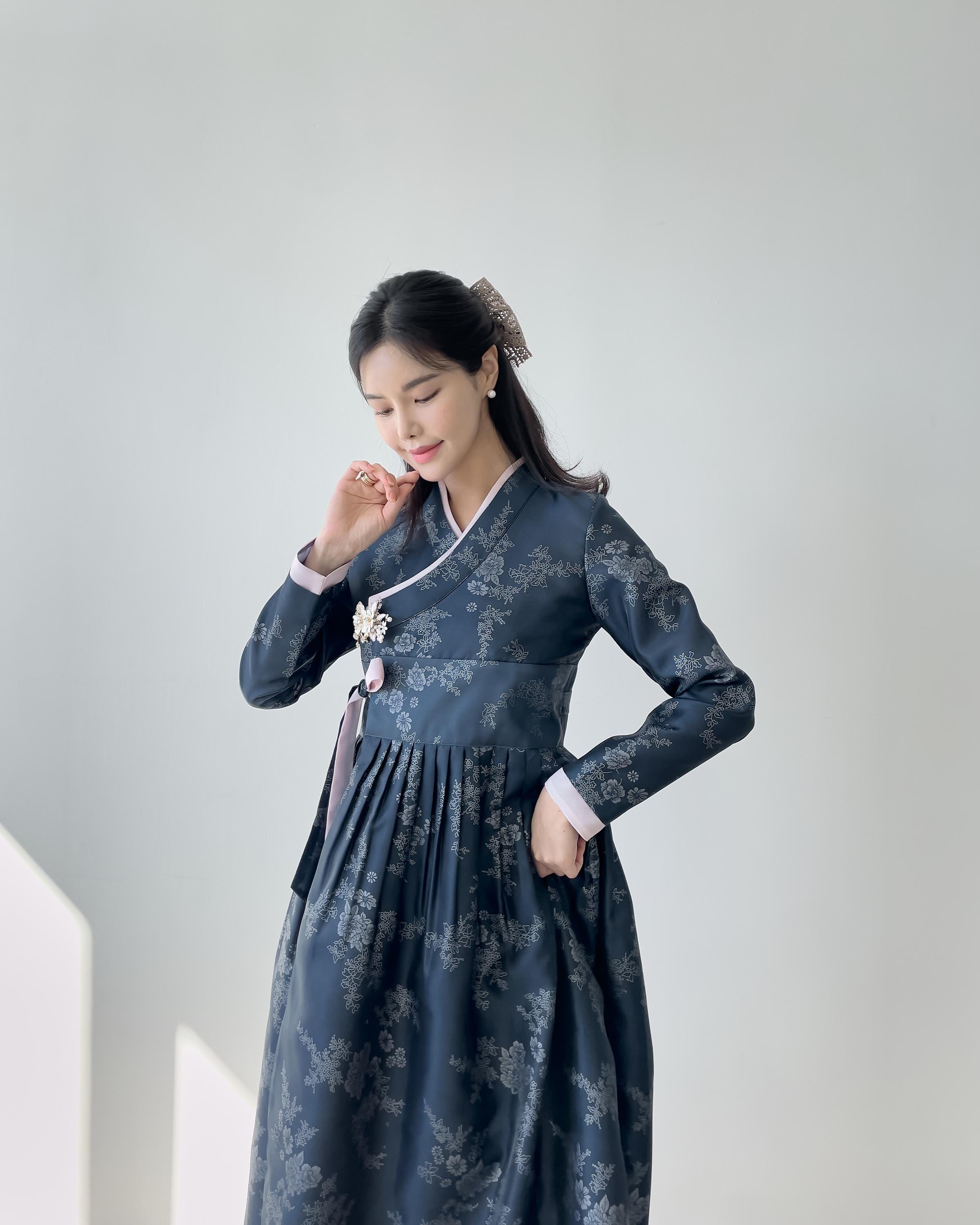 Korean Women's Modern Hanbok Daily Hanbok for Fall and Winter- Agness ...