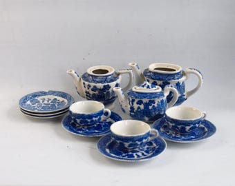 Vintage Blue Willow Child’s Tea Set. - Etsy