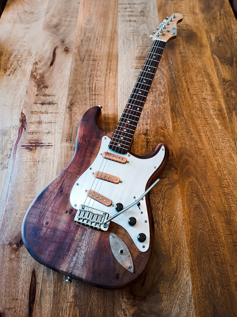 PREORDER - Stratocaster Fury Roadster - Edizione Full Metal - Etsy