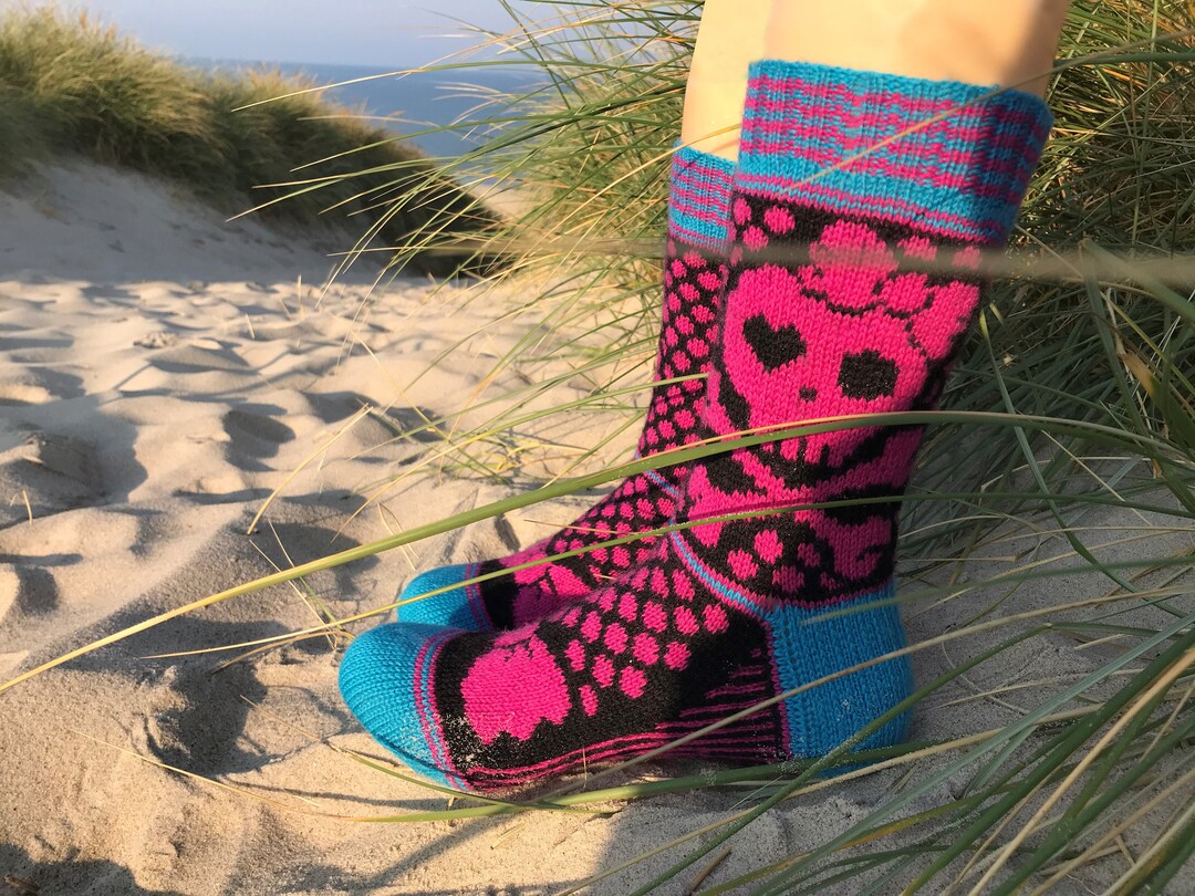 Socks Knitting Instructions / Skull Socks Pattern / Knitting Socks ...