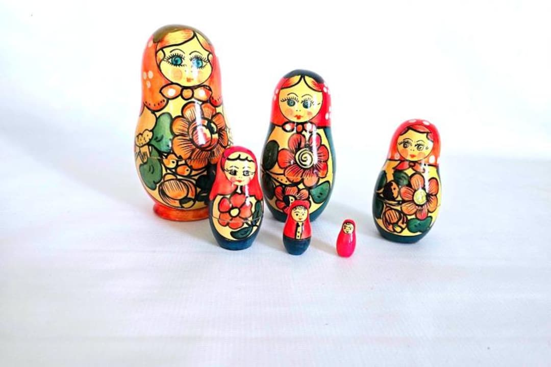 Vintage Babushka (matryoshka) Doll Made of Six 6 Wooden Parts Complete ...