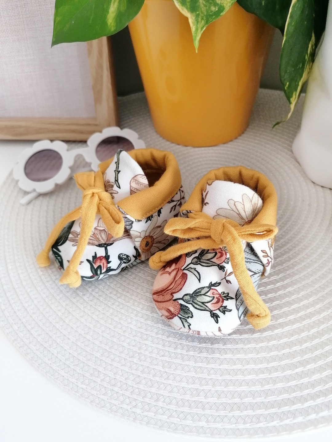 FOREVER Baby Booties Sewing Pattern & Tutorial, Projector File Layers ...