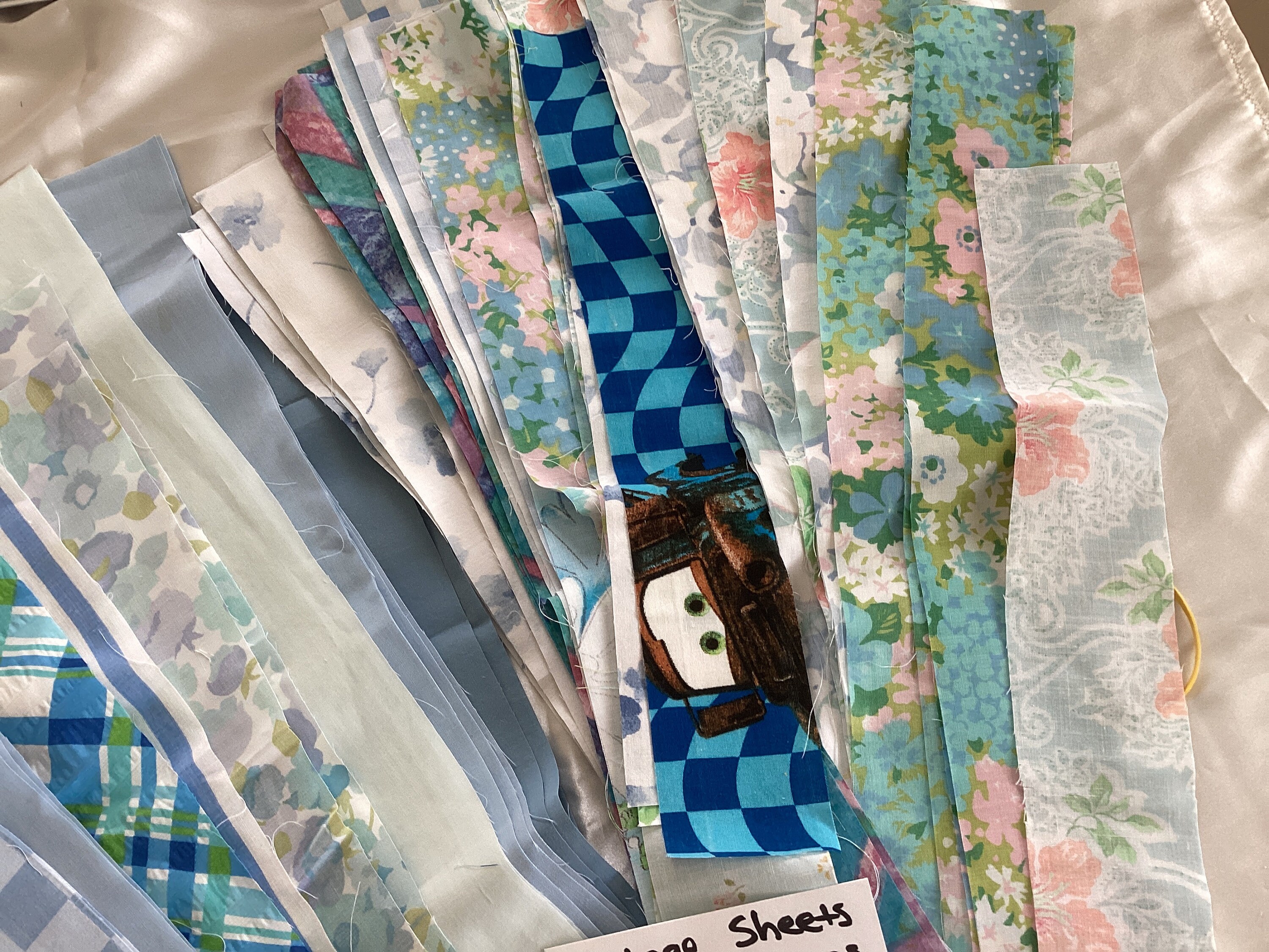 Vintage Sheet Fabric Scraps/remnants Perfect for Quilting/crafts Blue Tones - Etsy