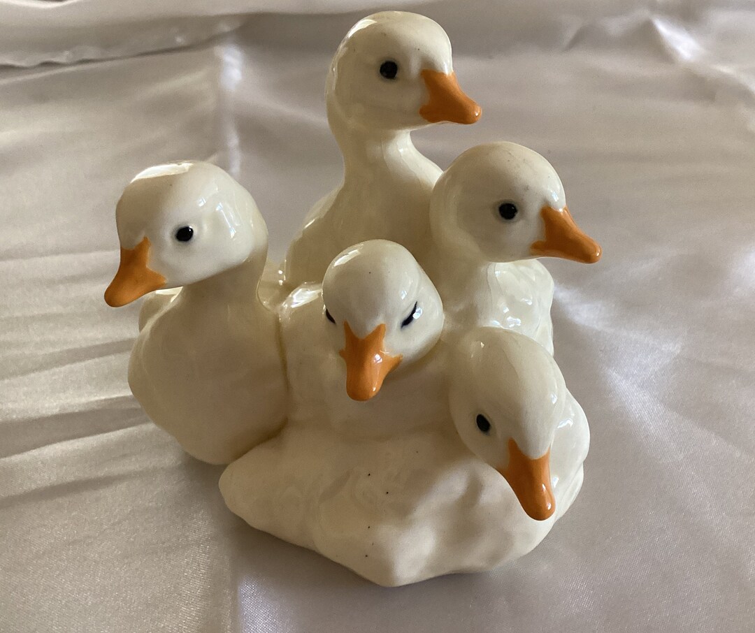 Ceramic Baby Ducks Figurine Vintage Holland Mold - Etsy