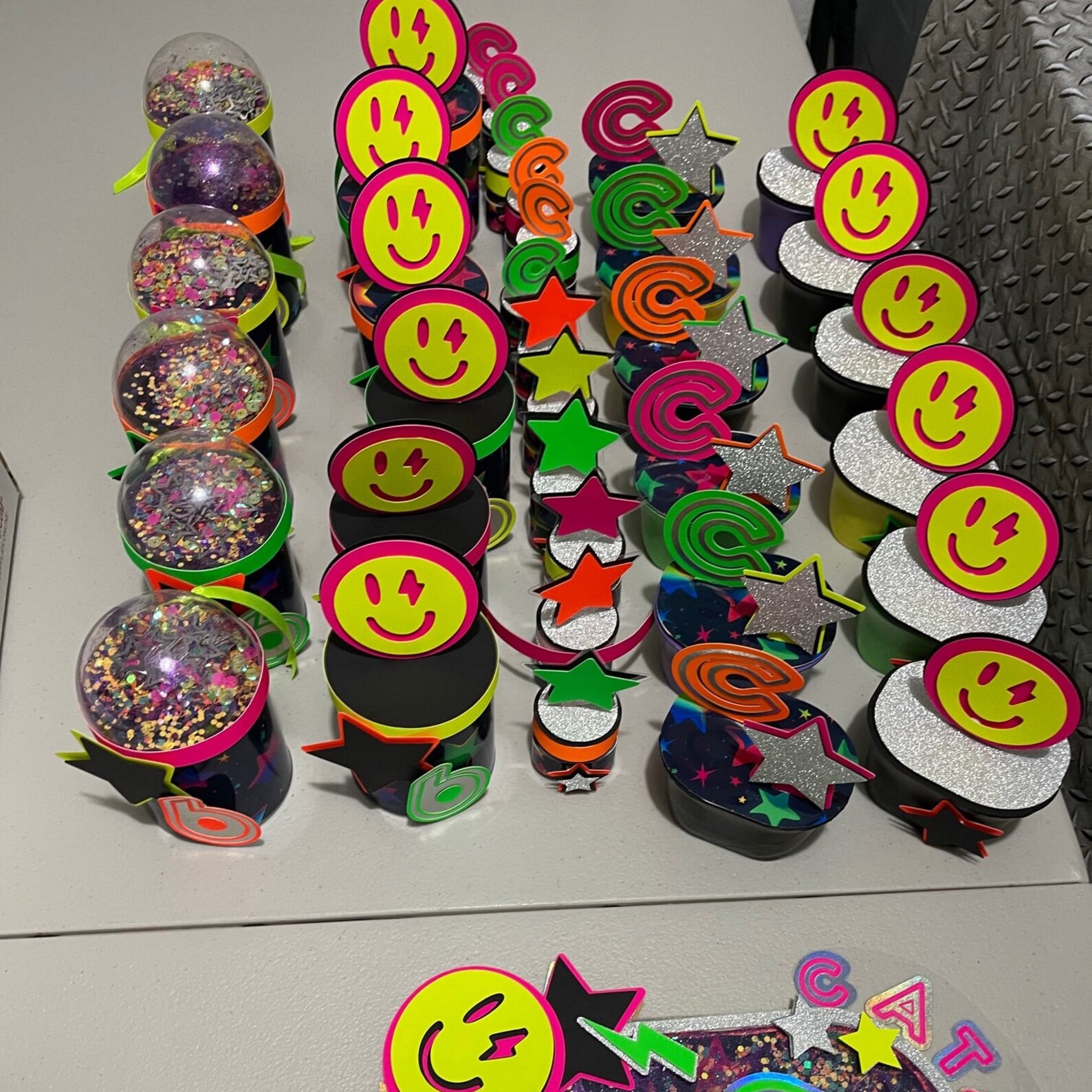 Neon Pringles Shakers, Neon Party Favors ,pringles Shakers, Party ...