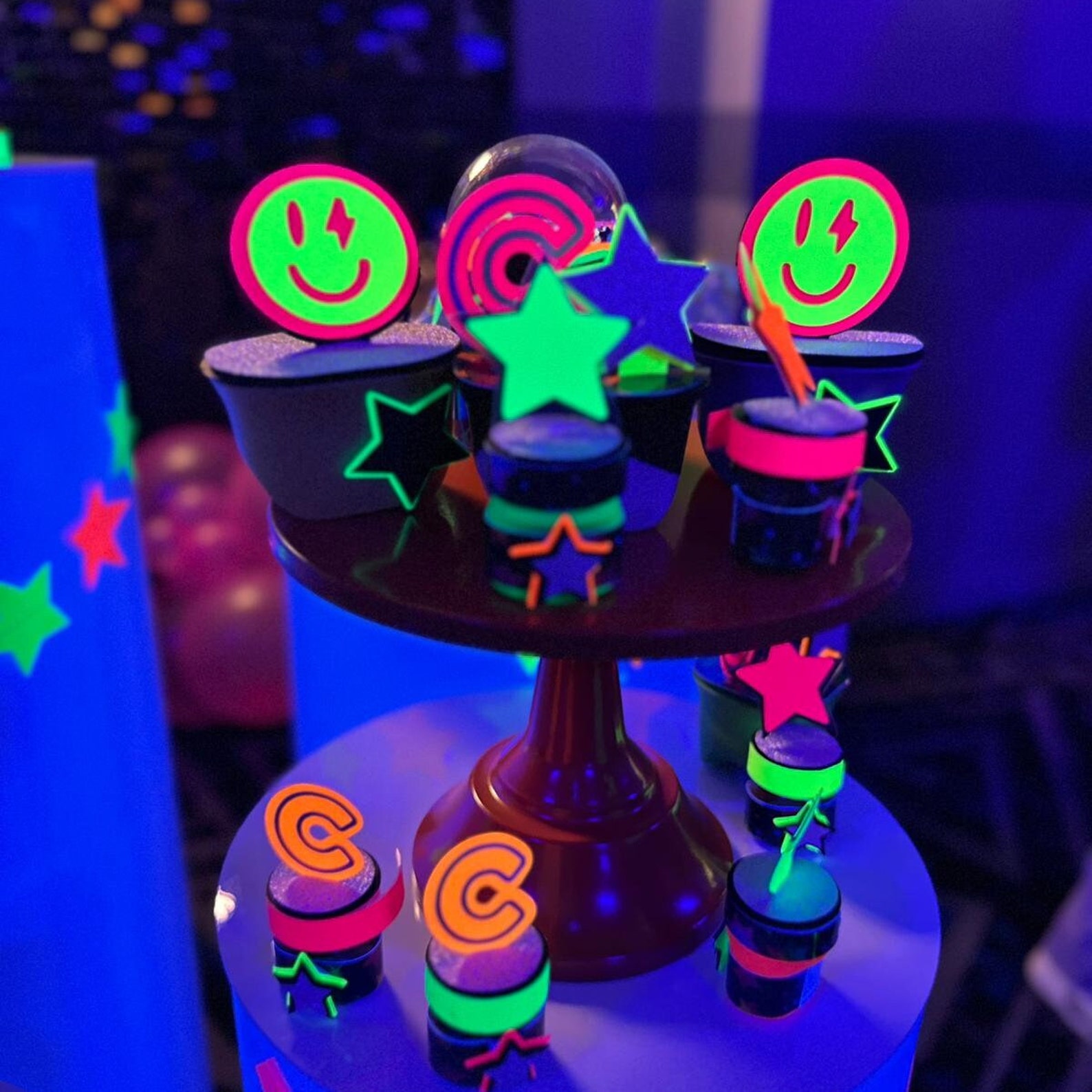 Neon Pringles Shakers, Neon Party Favors ,pringles Shakers, Party ...