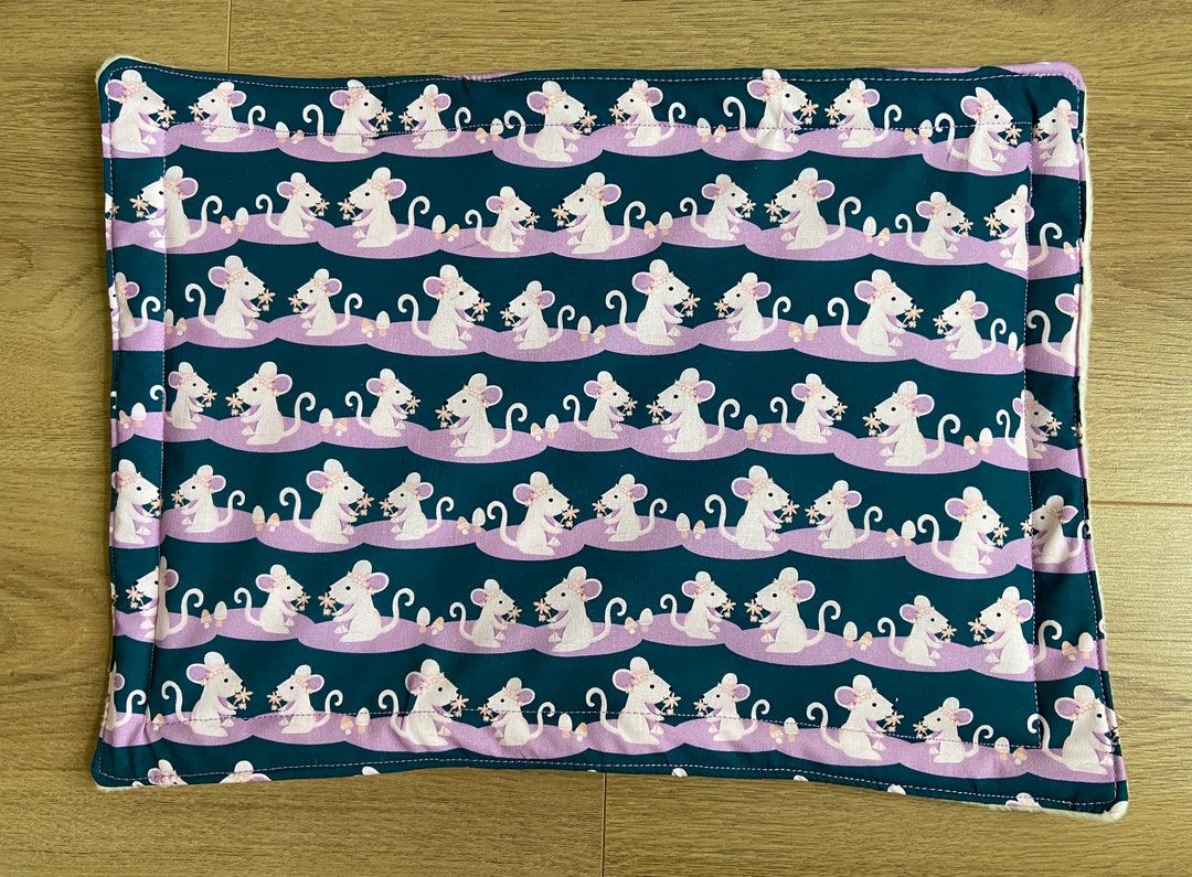 Waterproof Lap Mat for Guinea Pigs, Rabbits and Small Pets. Waterproof ...
