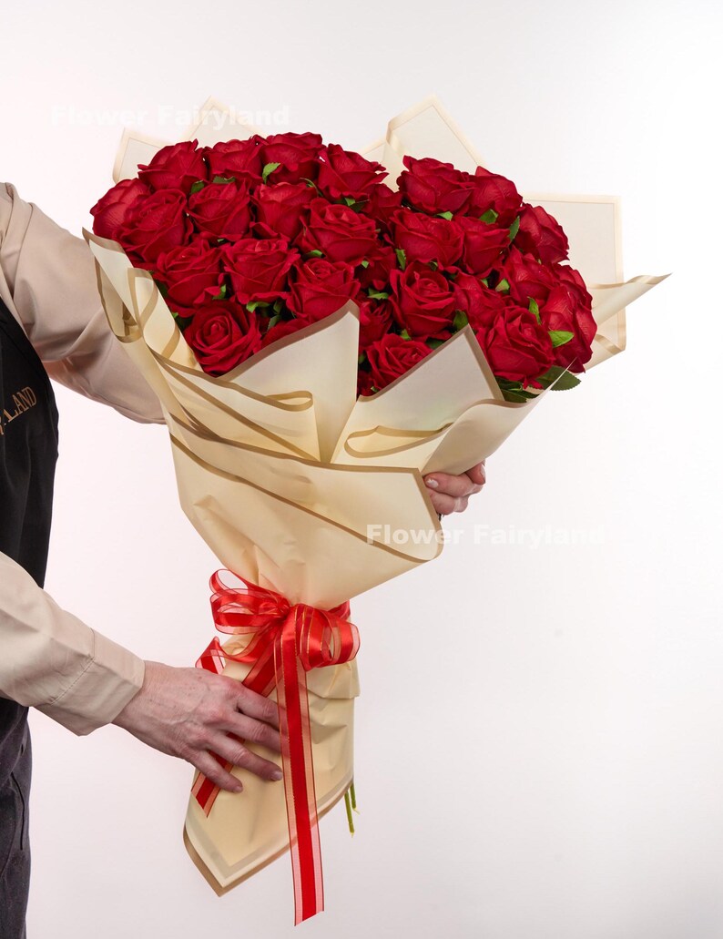 Golden Elegance: Heart-shaped Velvet Rose Bouquet - Artificial Flower ...