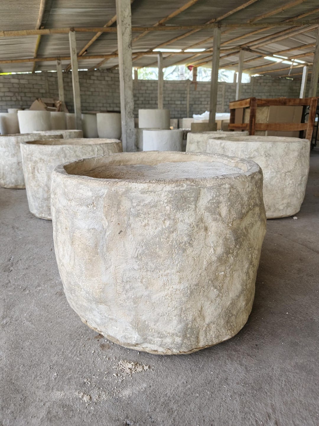 Handcrafted Limestone Reproduction Planter – Round Concrete Cast Stone ...