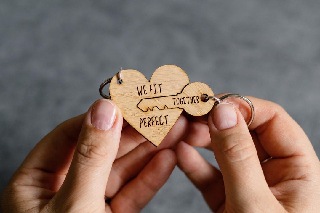 Engraved Jigsaw Couple Keyring Set, Wooden Puzzle Keychains for Couples ...