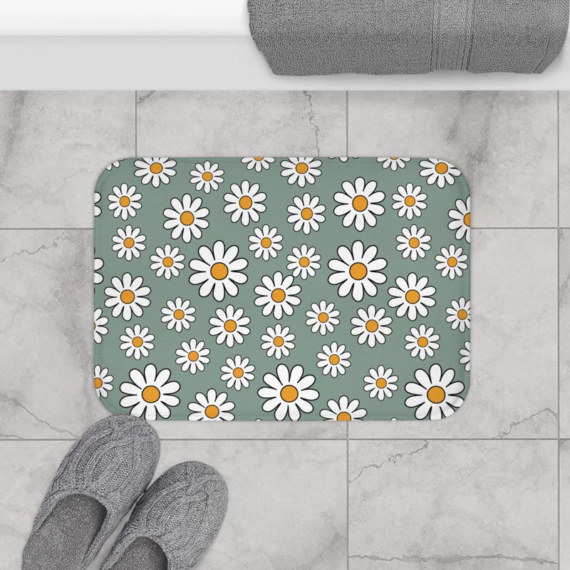 Daisy Bath Mat - Etsy