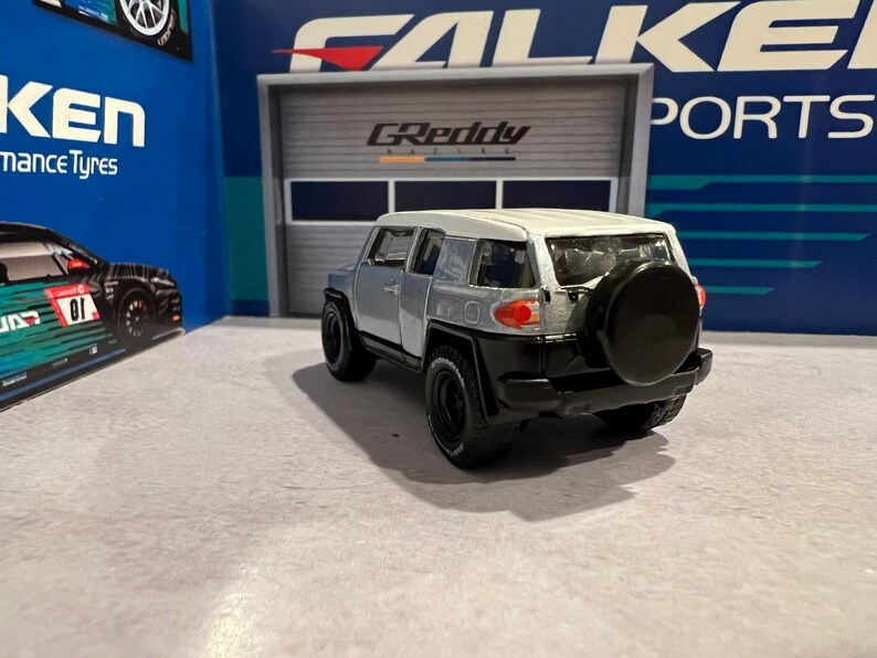 Matchbox Moving Parts Toyota FJ Cruiser With Real Riders off - Etsy