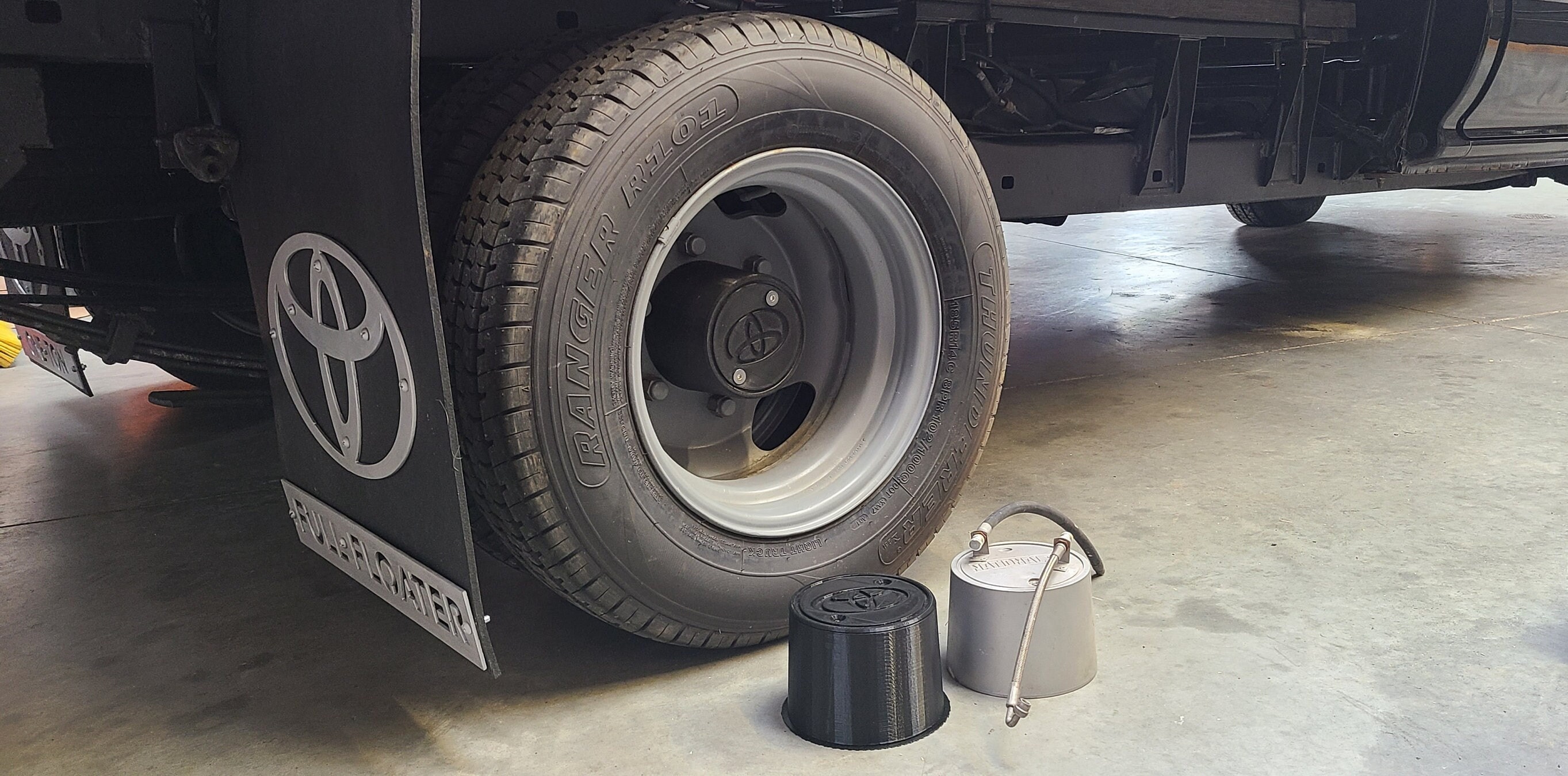 Toyota Dually Custom 3d Printed Hubcaps for Full Floating Dual Rear ...