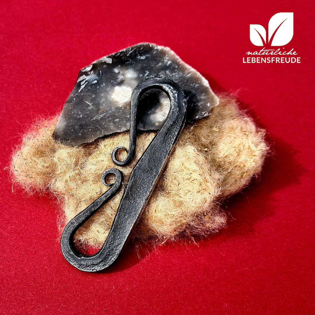 Hand-forged Medieval Fire Bat Set Fire Bat Flint Tinder Instructions ...