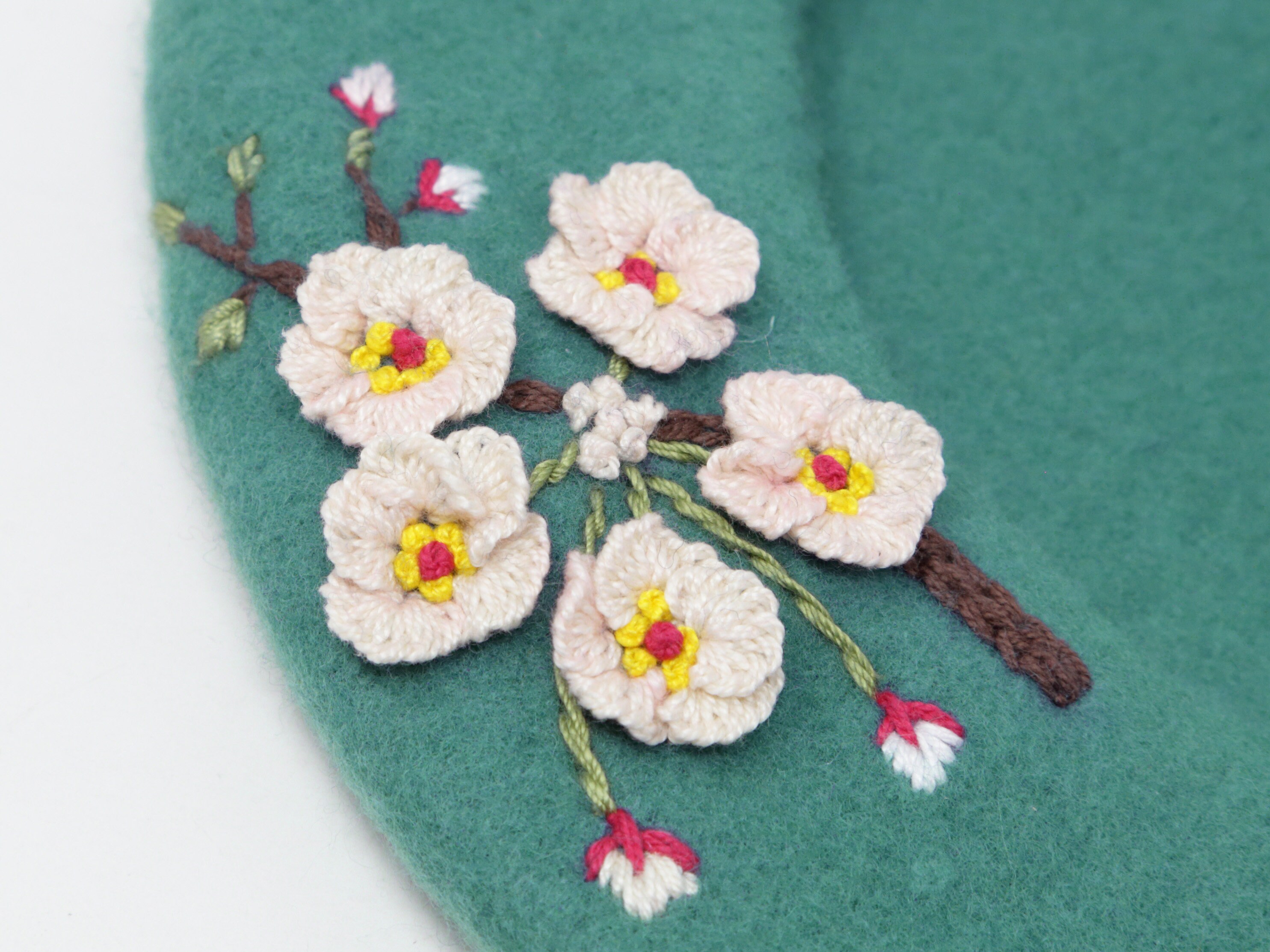100% Wool Beret Hat, Handmade Winter French Cap Hand Embroidered White ...