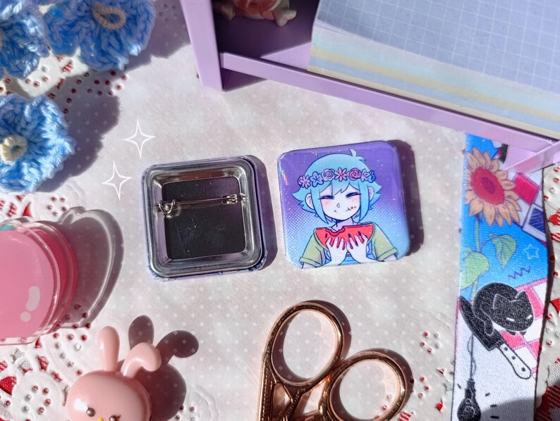 Pins e adesivos quadrados OMORI | Sunny, Basil, Hero, Aubrey e Kel - Etsy Portugal