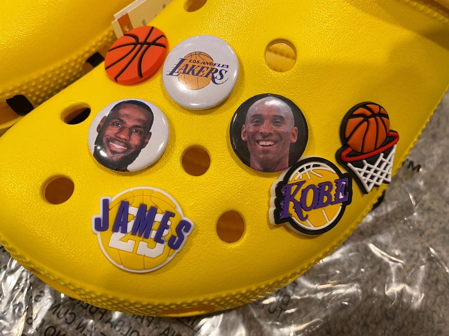 7 LeBron Kobe Lakers Encantos de zapatos Crocs | Etsy