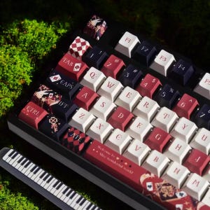 Alice of Spades Keycap Set - Cherry Profile - Alice in Wonderland ...