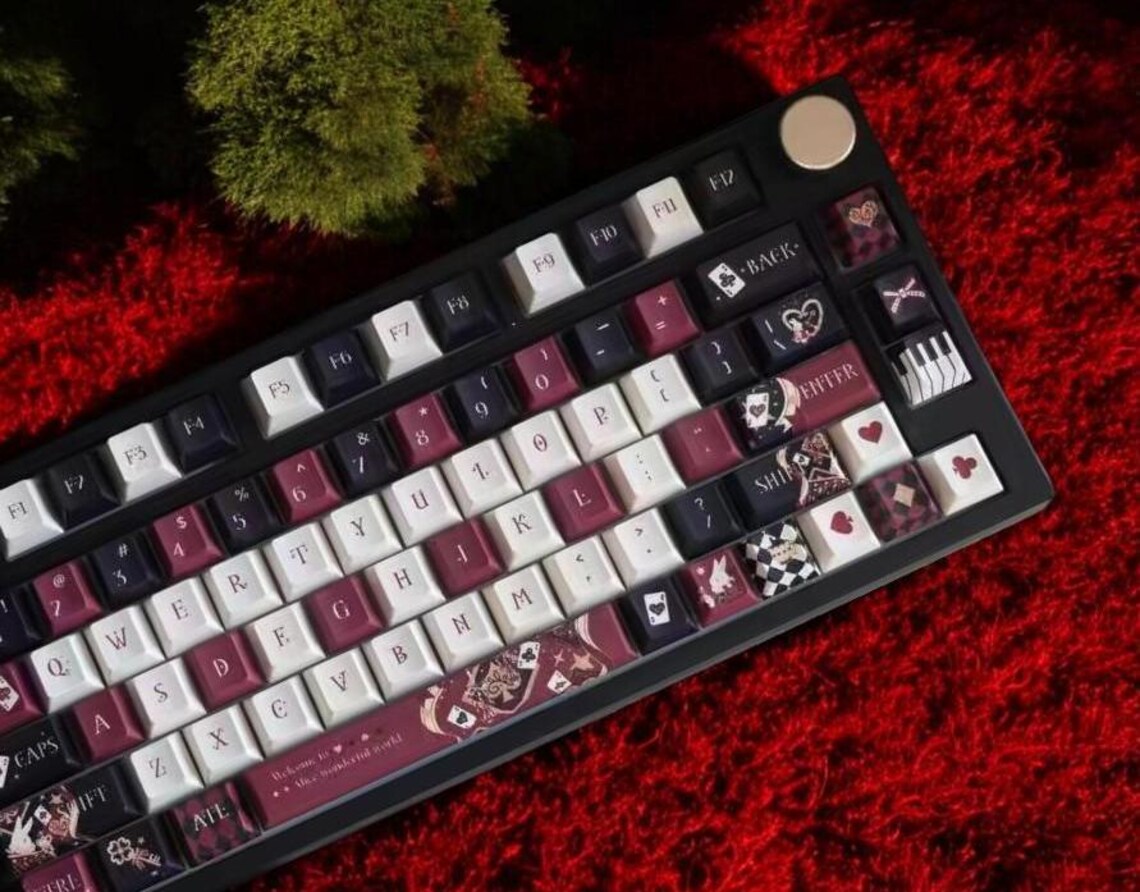 Alice of Spades Keycap Set - Cherry Profile - Alice in Wonderland ...