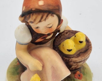Hummel chick Girl 57/0, Height 3 1/4 Inches, TMK-6, Backstamp 1984, Artisan 1984, New-in-box ...