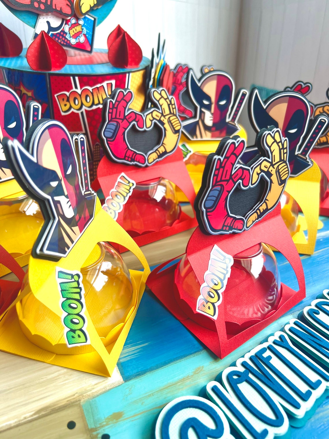 1 Deadpool and Wolverine Cake Topper + 12 Treat Boxes + 12 Tags ...