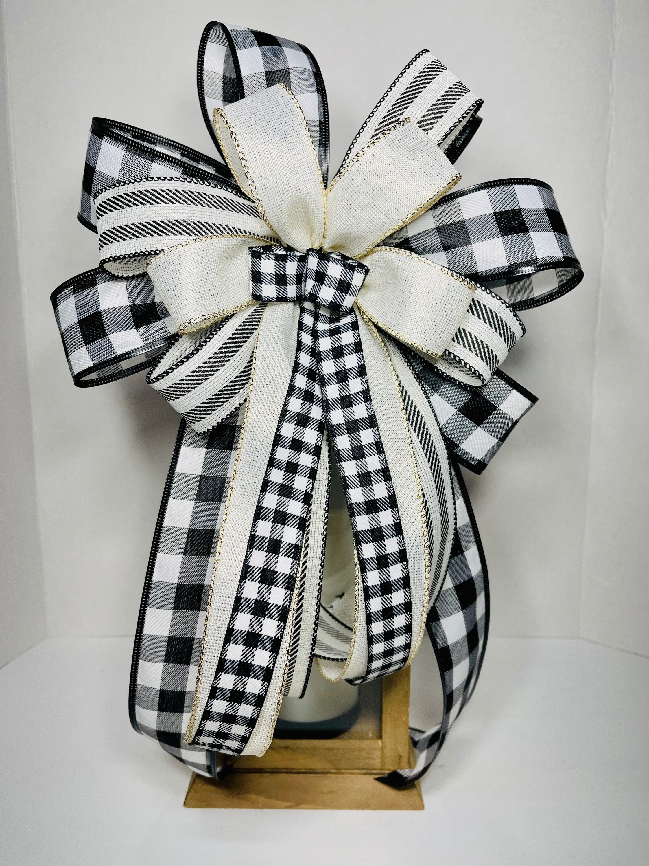 Beautiful Black and White Decorative Bow. Great as a Decorative Accent ...
