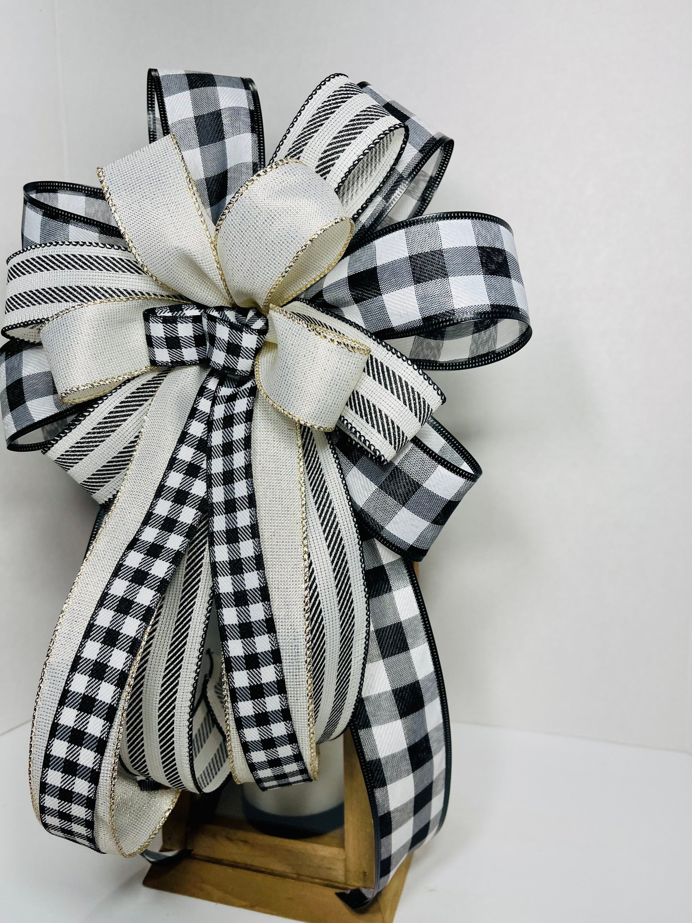Beautiful Black and White Decorative Bow. Great as a Decorative Accent ...