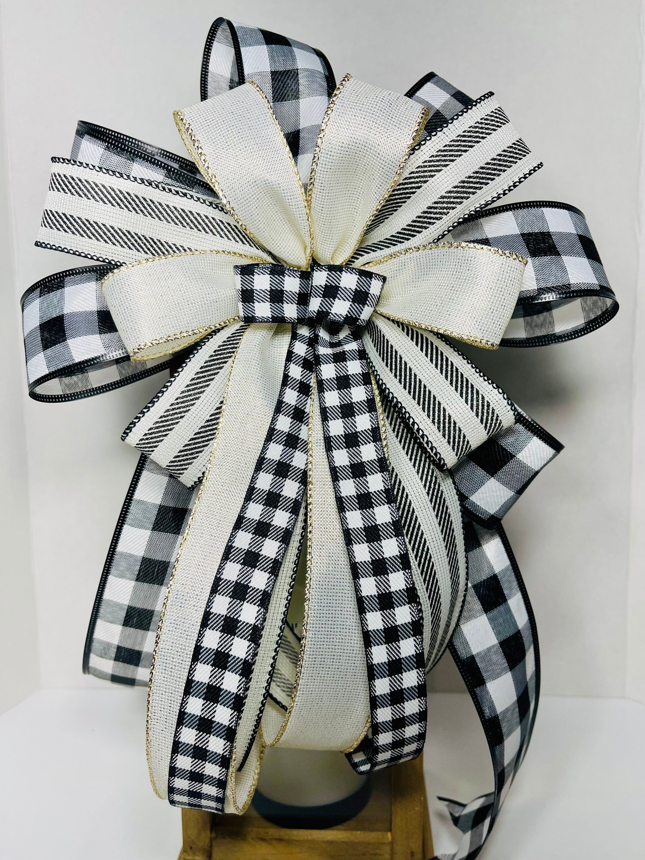 Beautiful Black and White Decorative Bow. Great as a Decorative Accent ...