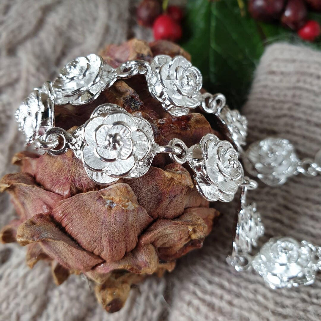 Bracelet With Rose Charms in 925 Sterling Silver – Woven Chic Design - Etsy