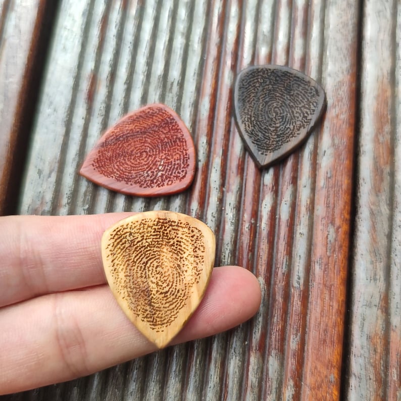 Personalized Fingerprint Guitar Pick Box: Engraved Wooden Plectrum - Etsy