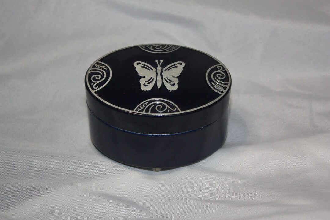 Vintage C1930 Lucretia Vanderbilt Face Powder Box, Metal With Butterfly ...