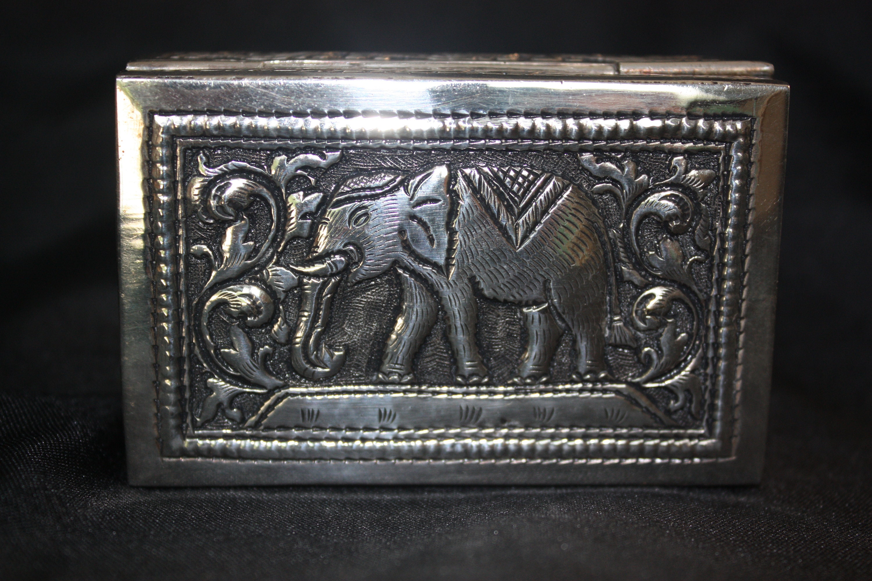 Vintage Thai Silver Trinket Box With Elephant Decoration, 90% Silver 4. ...